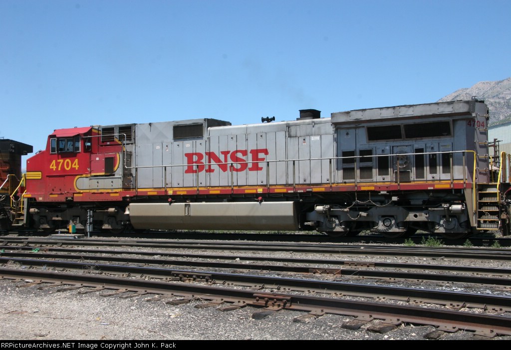 BNSF 4704